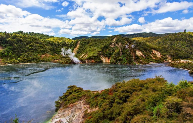 Frying Pan Lake: The World’s Largest Hot Spring