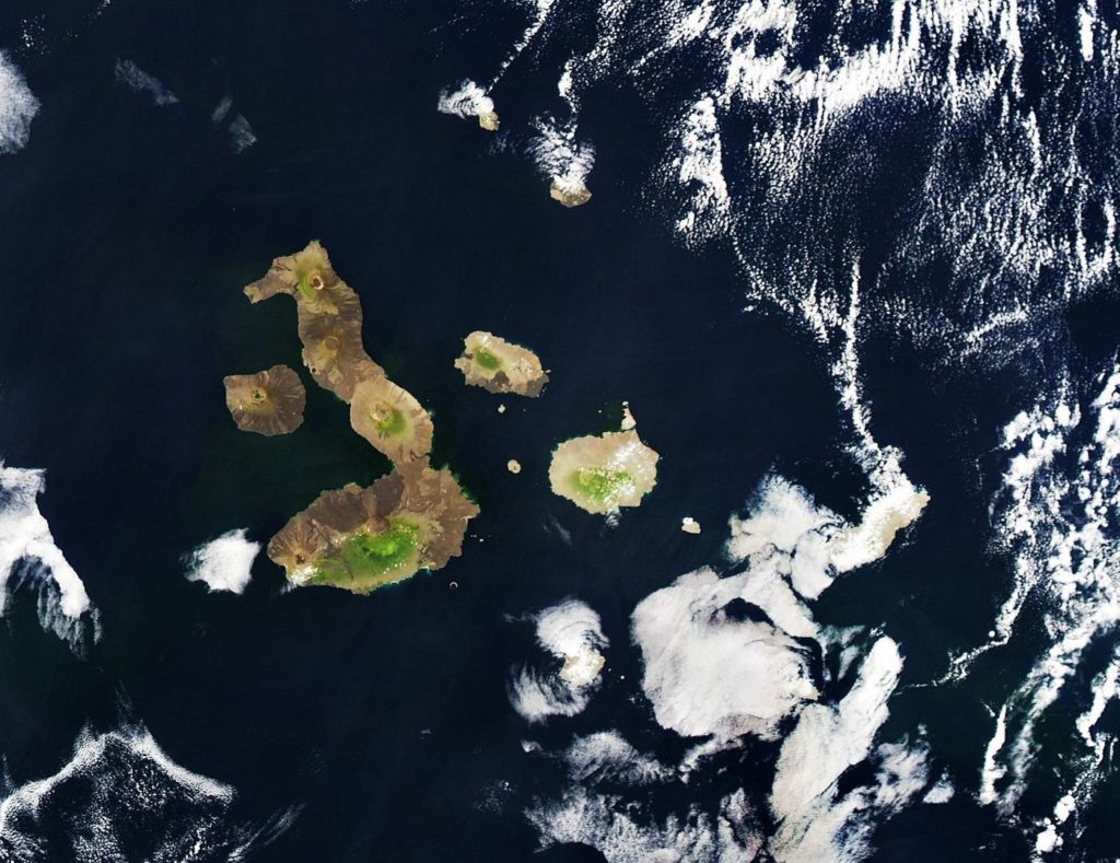 12 Cool Naturally-Shaped Islands Around the World