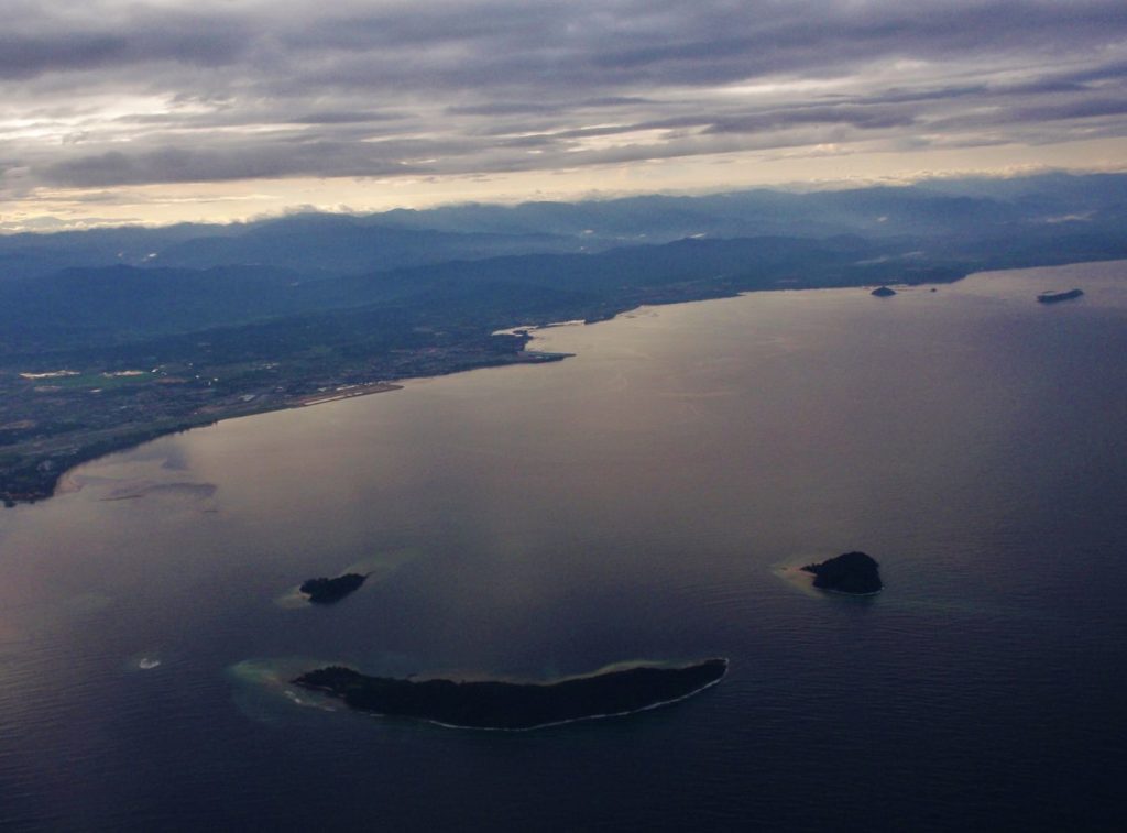 12 Cool Naturally-Shaped Islands Around the World